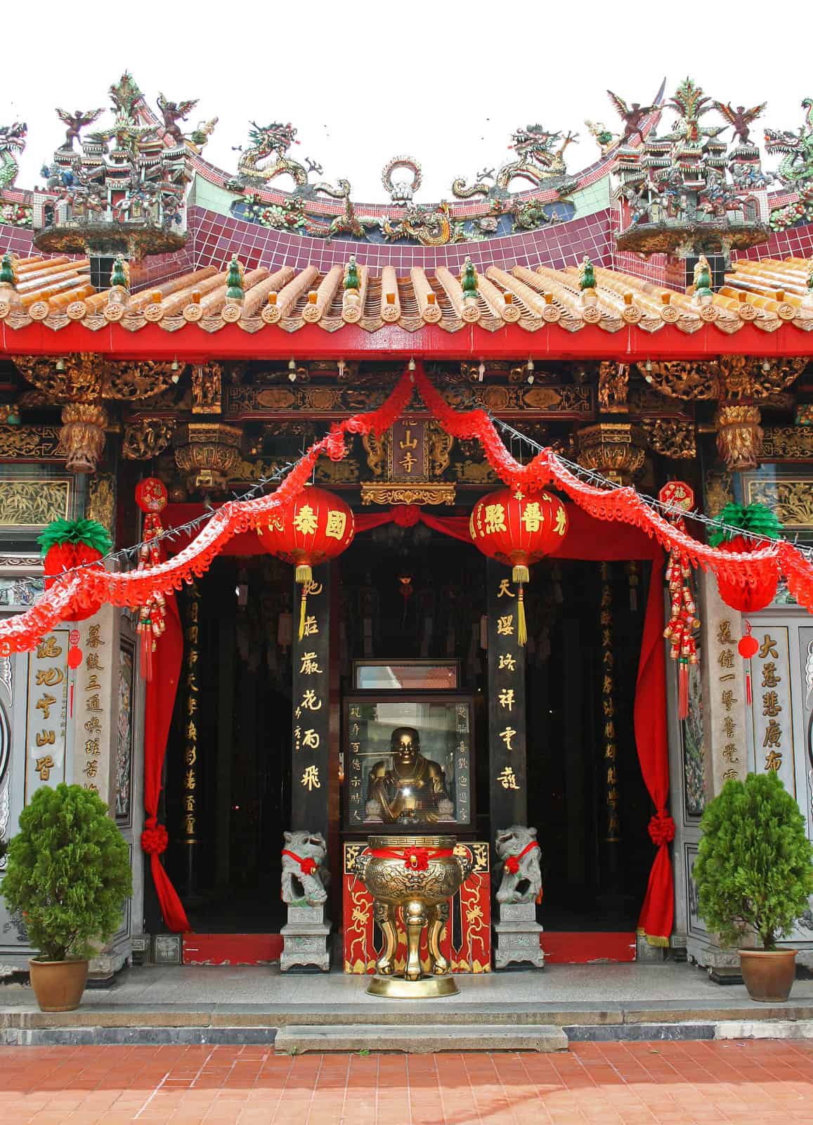 10 Must-Visit Temples in Singapore